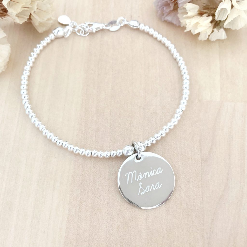 Pulsera Personalizada con Bolitas de Plata y Medalla - Bellota Colorá